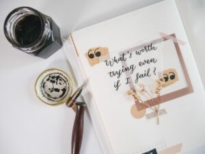 10 Ideas For An Aesthetic Collage Art Journal Spread ⋆ HAY studio