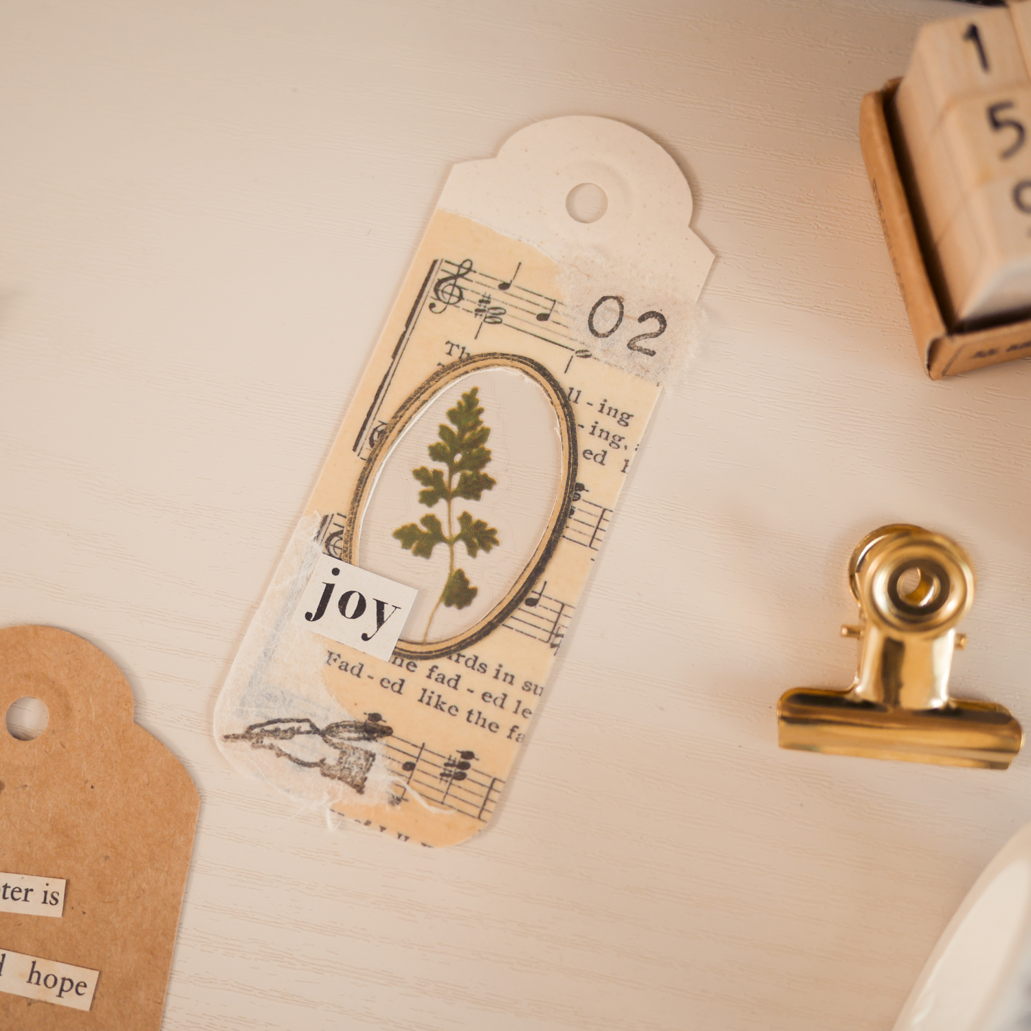 5 Aesthetic DIY Tag Ideas (Easy Mini Paper Collages) ⋆ HAY studio